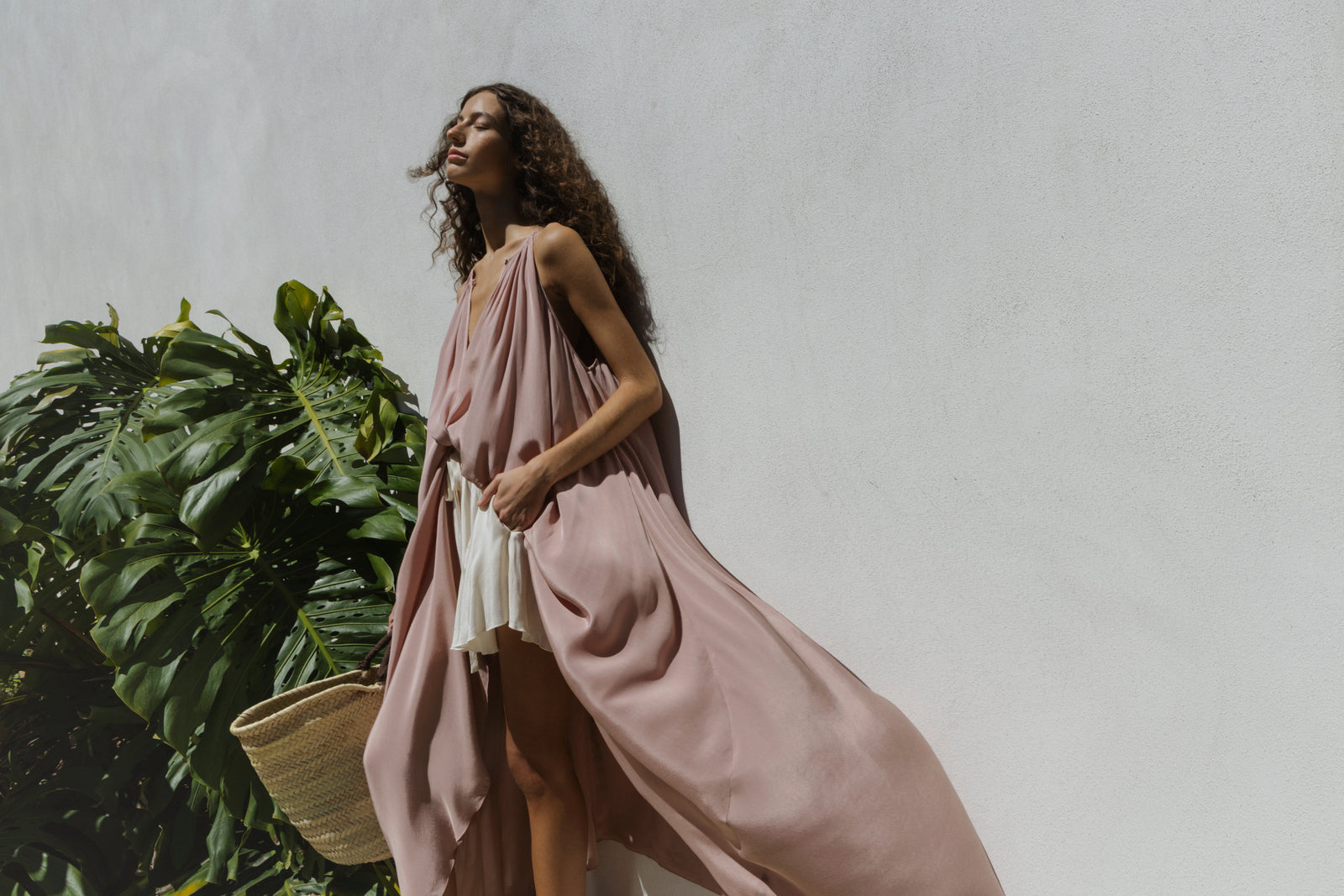 Bruna | Online store for dresses and accessories for guests