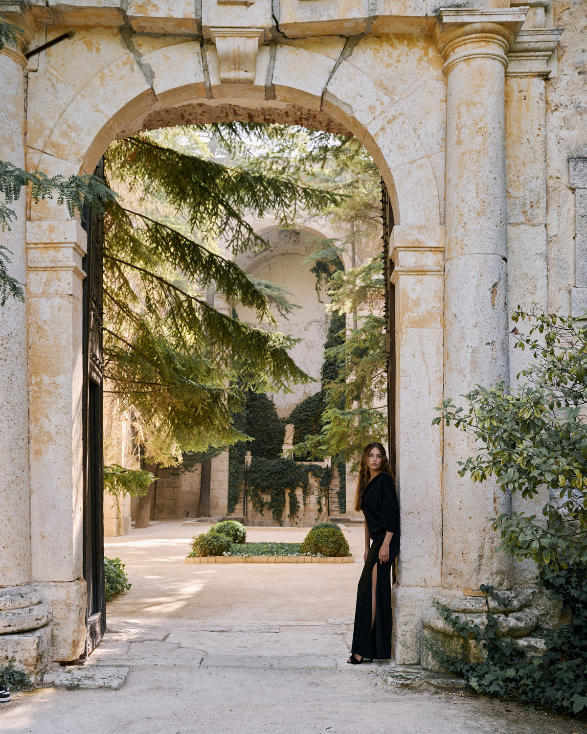 Vestido Mindy Noir · Madame · – Bruna